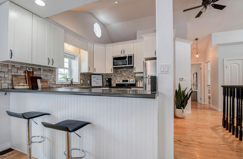 1032 Fiddler's Green Road