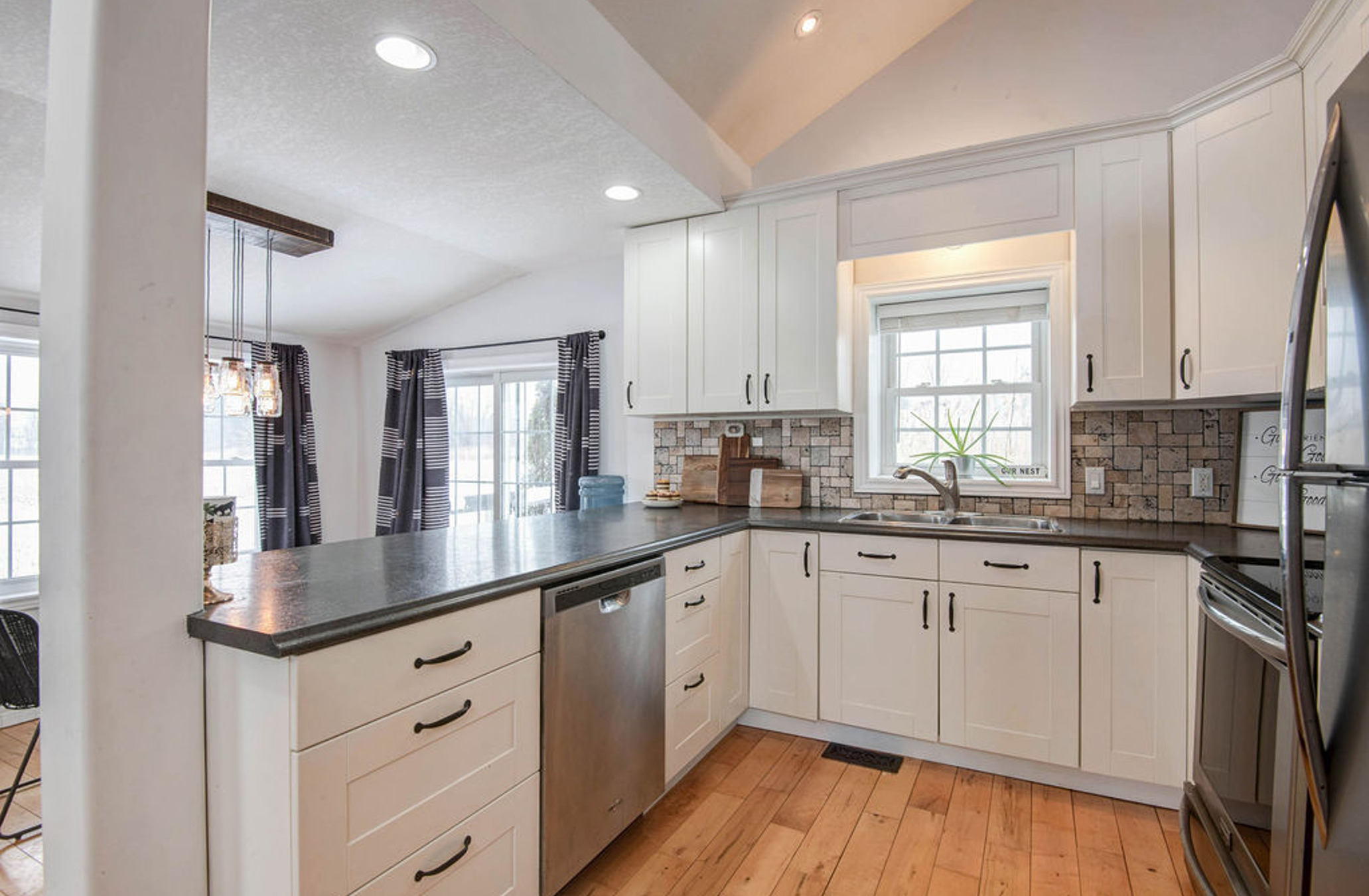 1032 Fiddler's Green Road